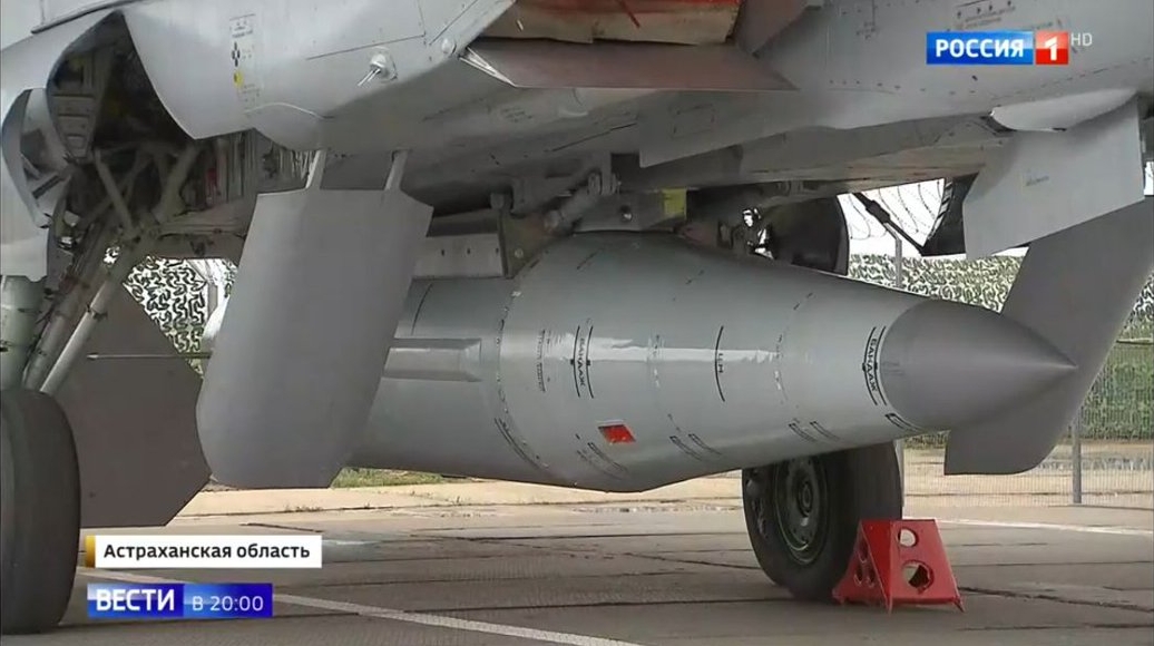 La mitad de la flota rusa de aviones Su-57 escoltan a Putin en su ...