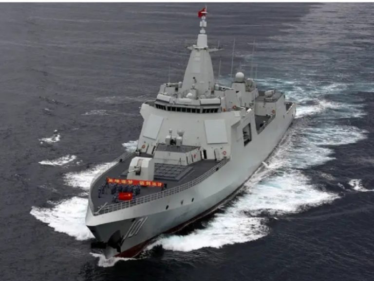 El destructor más grande de China, se dice que es el segundo más ...