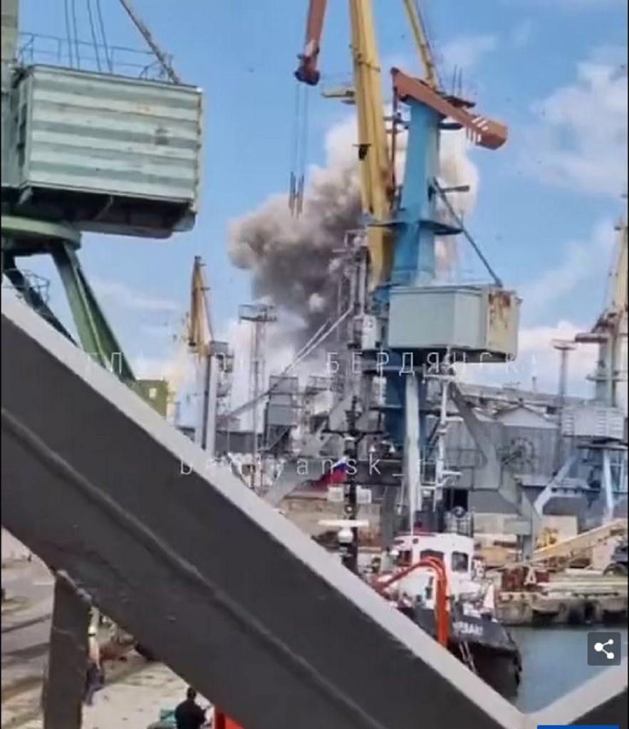 La explosión del 'misil británico Storm Shadow' arrasa el puerto ...