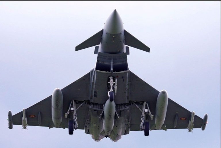 Airbus mejora las capacidades de los Eurofighter españoles con el radar ...