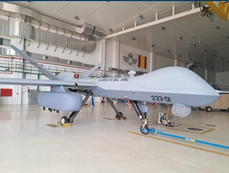 Primer vuelo de un Predator B del Ala 23 con el POD SOAR de ...